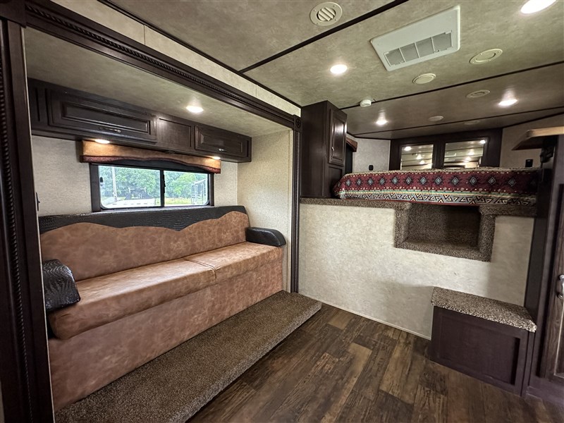 2019 BISON LAREDO SLIDE 4 HORSE, RAMP, 8 WIDE, MANGERS ALL ALUMINUM, WE ...