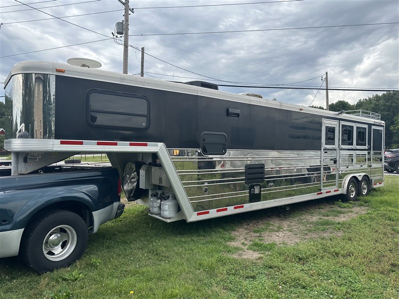 2006 CIMARRON 3 HORSE, ALL ALUMINUM, 8' WIDE, MID TACK 3 HORSE, HAY ...