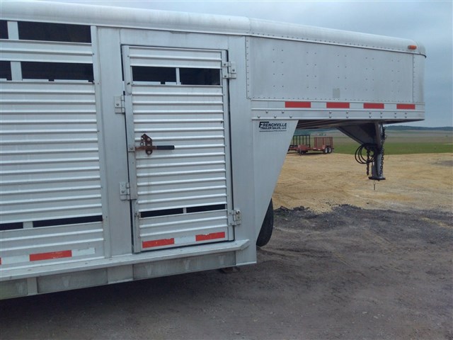 2000 Featherlite 24' Aluminum Stock Trailer (8K Axles)