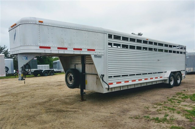 2000 Featherlite 24' Aluminum Stock Trailer (8K Axles)
