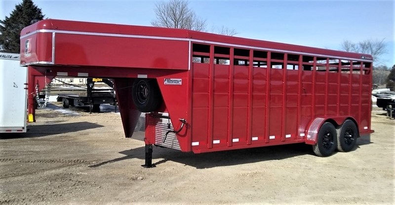 2022 S&S Manufacturing 20' Gooseneck Stock Trailer