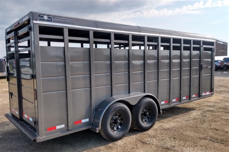 2023 S & S Manufacturing 20' Gooseneck Livestock Trailer