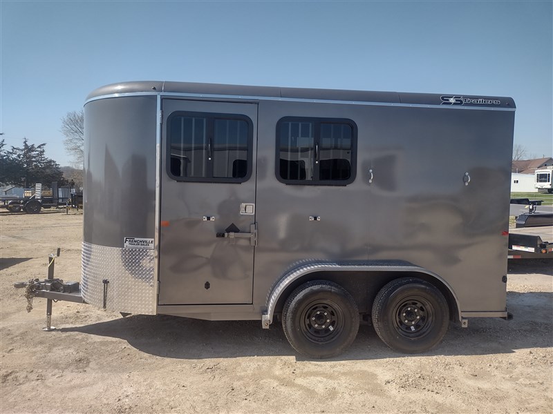 2025 S&S Manufacturing 2 Horse Slant Load Horse Trailer