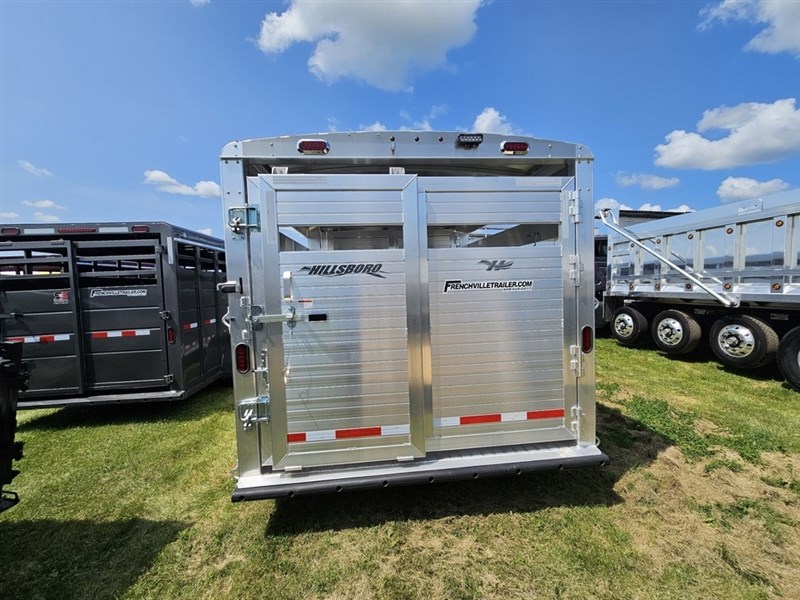 2025 Hillsboro Endura 26' Livestock Trailer
