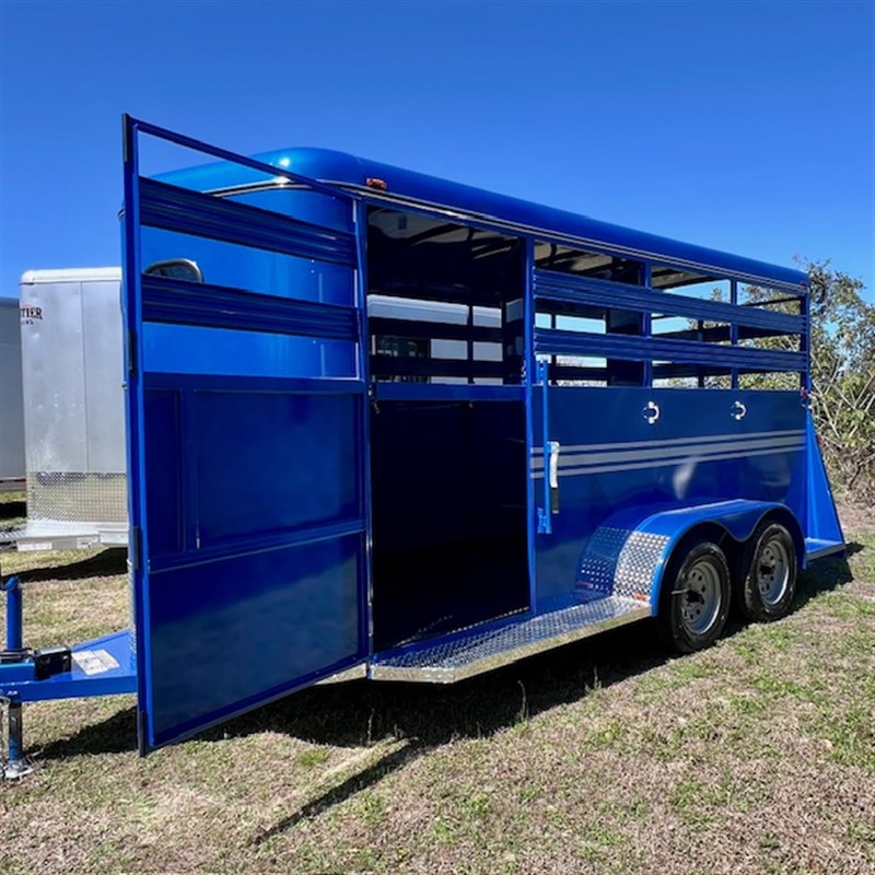 2025 Bee 3H BP Slant load with Access Door & Stk Sides