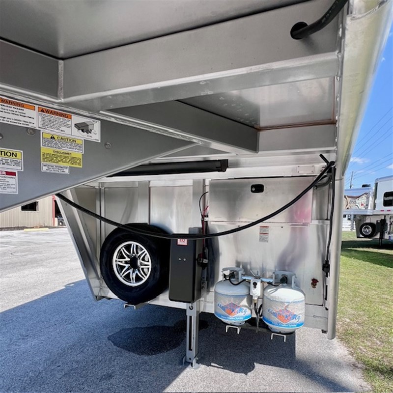 2025 Cimarron Norstar 3H 13'9 LQ with Sideload & Full Rear Tack