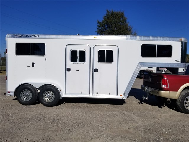 2009 Featherlite 2 Horse Gooseneck