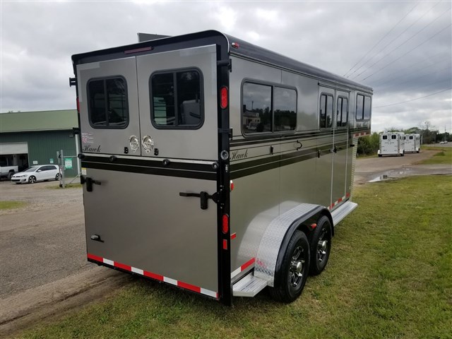 2017 Hawk 2017 HAWK 2 HORSE GOOSENECK W/ RUMBER FLOOR