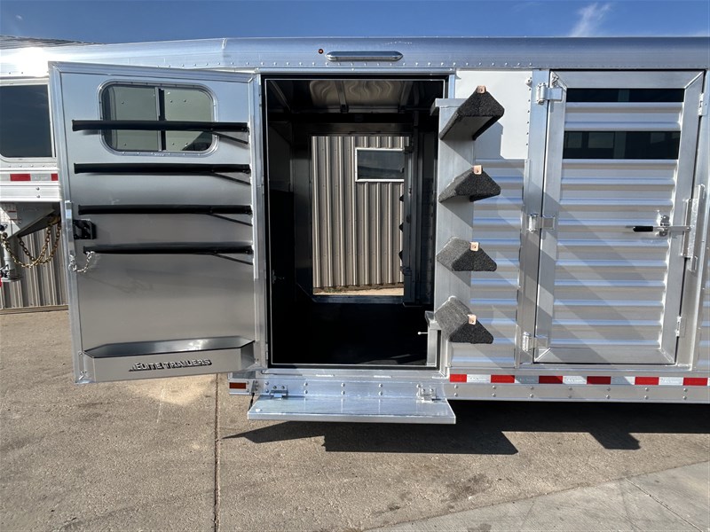 2027 Elite 8X28' Stock Combo