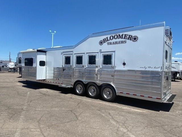 2021 Bloomer 4 Horse Evolution SW by Outlaw Conversions