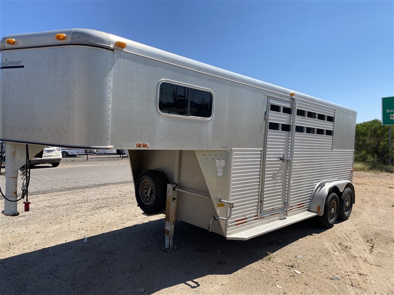 1995 Sundowner 3 horse Aluminum trailer