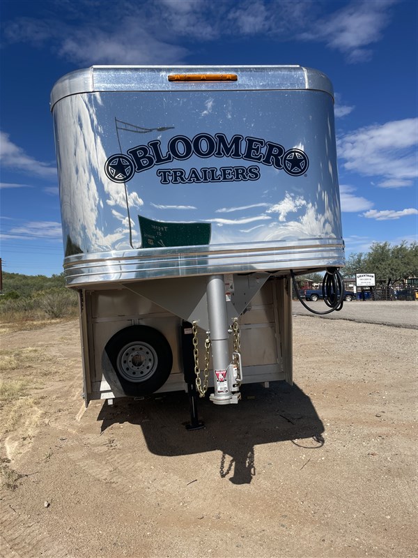 2022 Bloomer 4 Horse Smart Tack