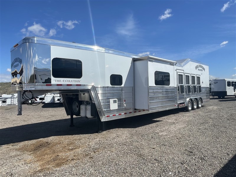 2023 Bloomer 4 horse 17'9 short wall SALE PENDING