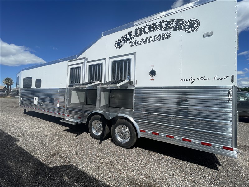 2023 Bloomer 3 Horse 15'6'' s/w by Outlaw