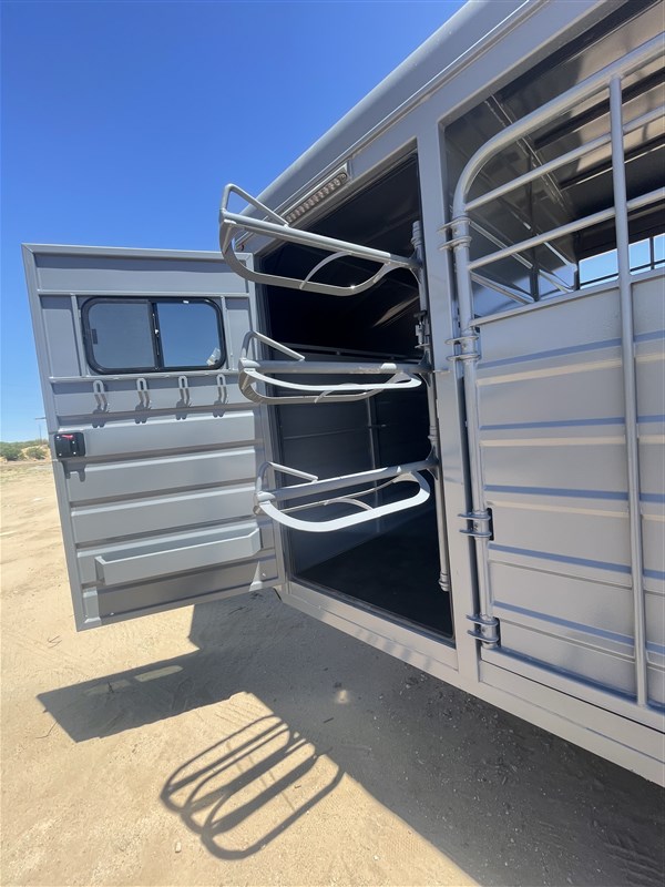 2024 Swift Built 20' s/c w/ double Tack Doors