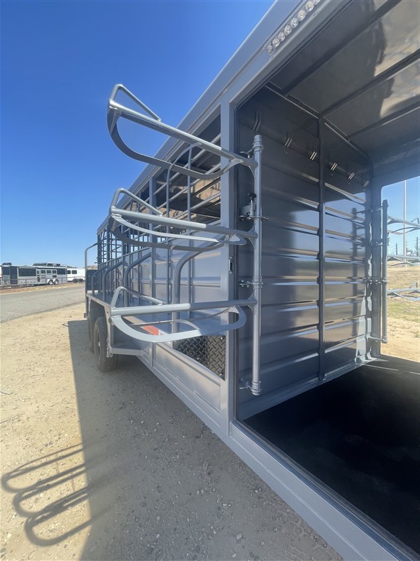 2024 Swift Built 20' s/c w/ double Tack Doors