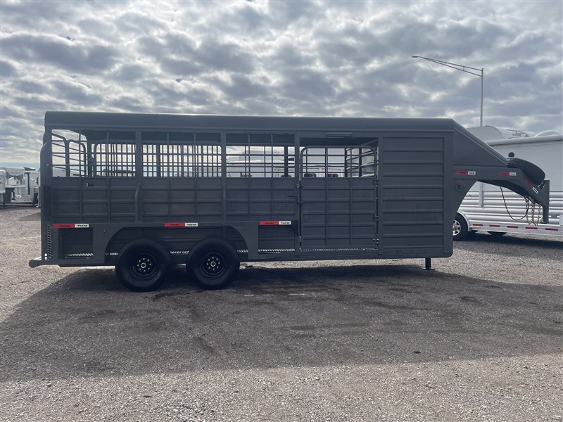 2022 Swift Built 20' 1 tack door hydraulic jack life time floor!!!