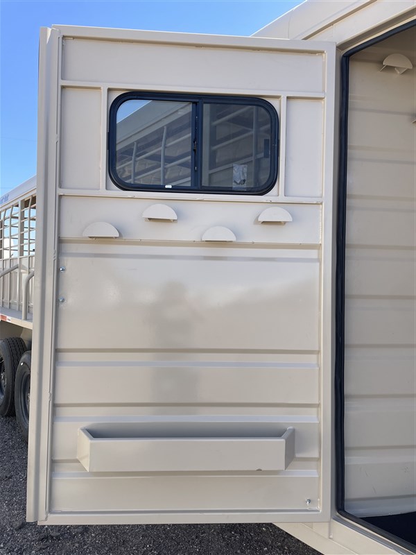 2025 Swift Built 26' Smart Tack 8k axels w/ 14ply tires