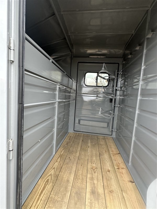 2026 Swift Built 20' Double tack door W/ 5' High Sides