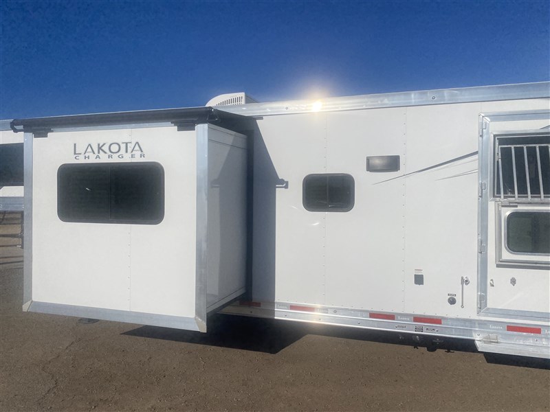 2023 Lakota Lakota Charger 8315 Slide/Generator