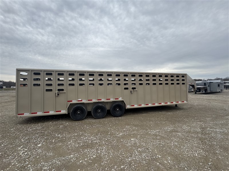 2025 EAGLE TRAILERS 32' Livestock Trailer -EA0002