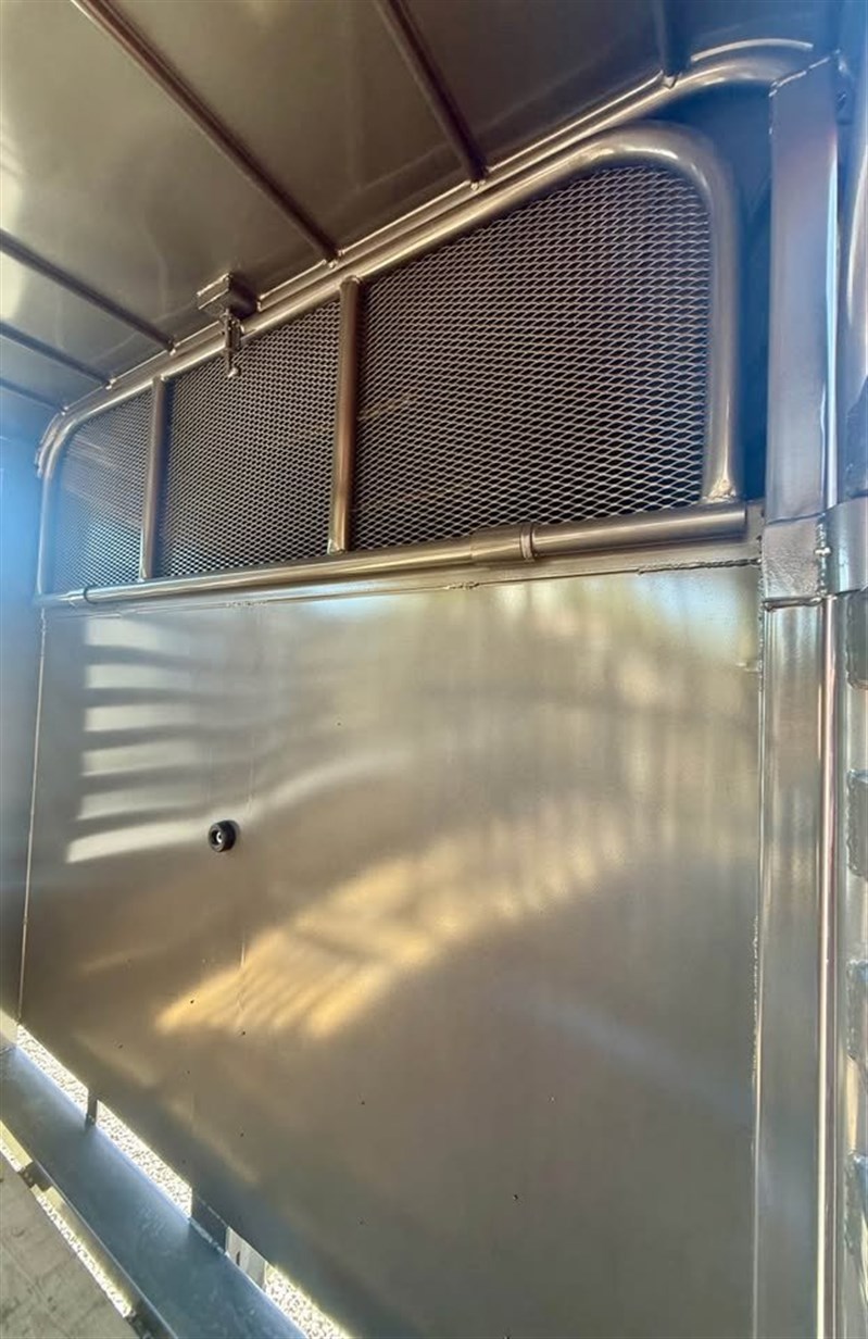 2026 GoodGuys Maverick 20' Half-top Catch Trailer