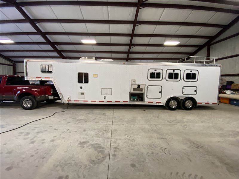 2001 FEATHERLITE 9684