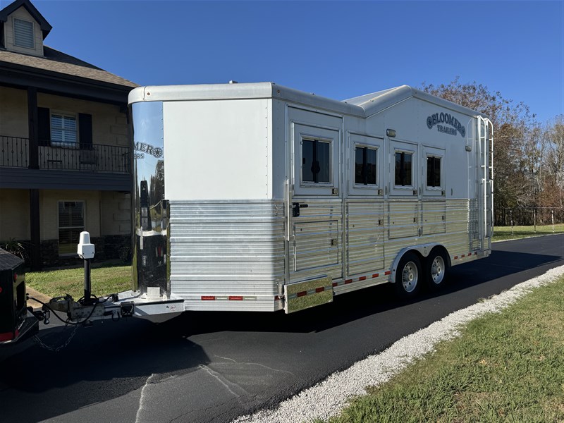 2012 Bloomer 4H Bumper pull