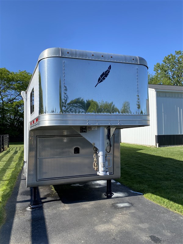 2016 Featherlite 8582