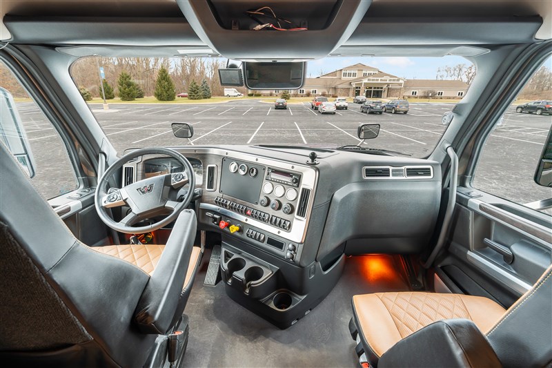 2024 Bolt Custom Trucks ARTEMIS 17 S1