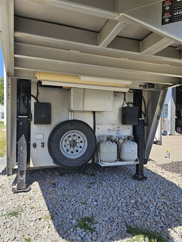 2015 Featherlite 8581-3HOB-STD