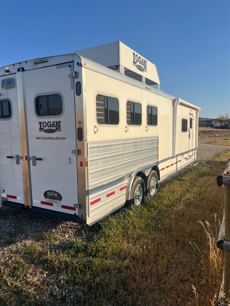 2017 Logan LQ 812 3H SO