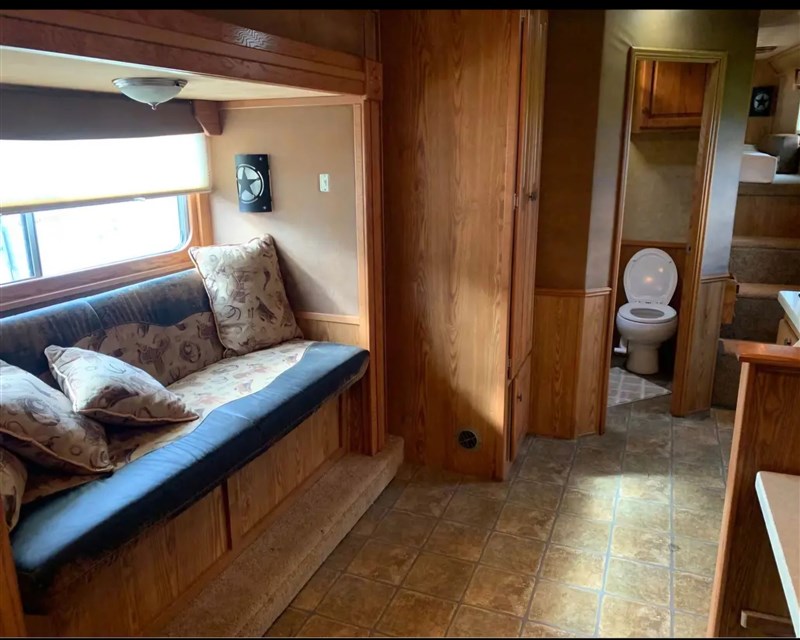 2005 Featherlite 8545