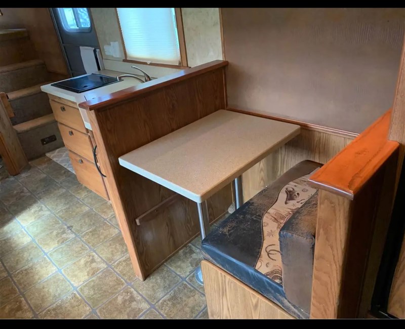 2005 Featherlite 8545