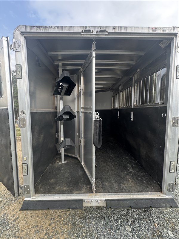 2013 Featherlite 8533 GN