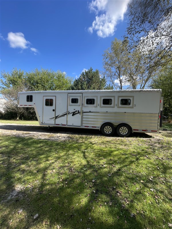 2016 Featherlite 8542-764