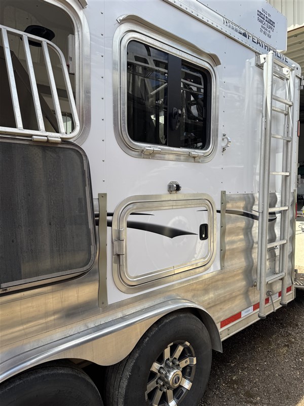 2016 Featherlite 8581-3HOB-STD