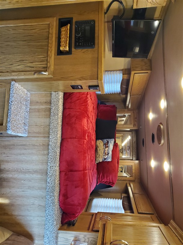 2017 Featherlite Liberty