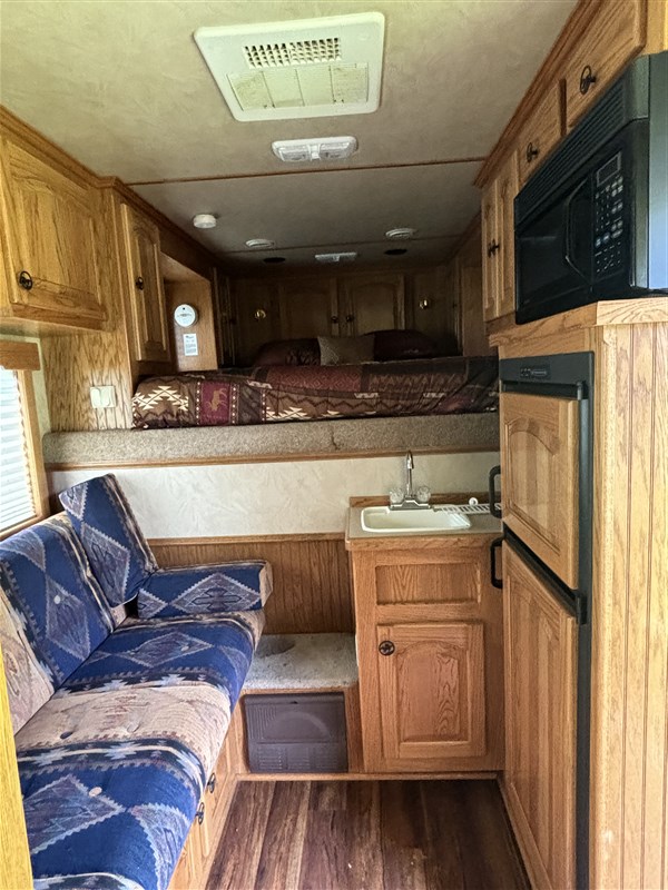 2005 Featherlite