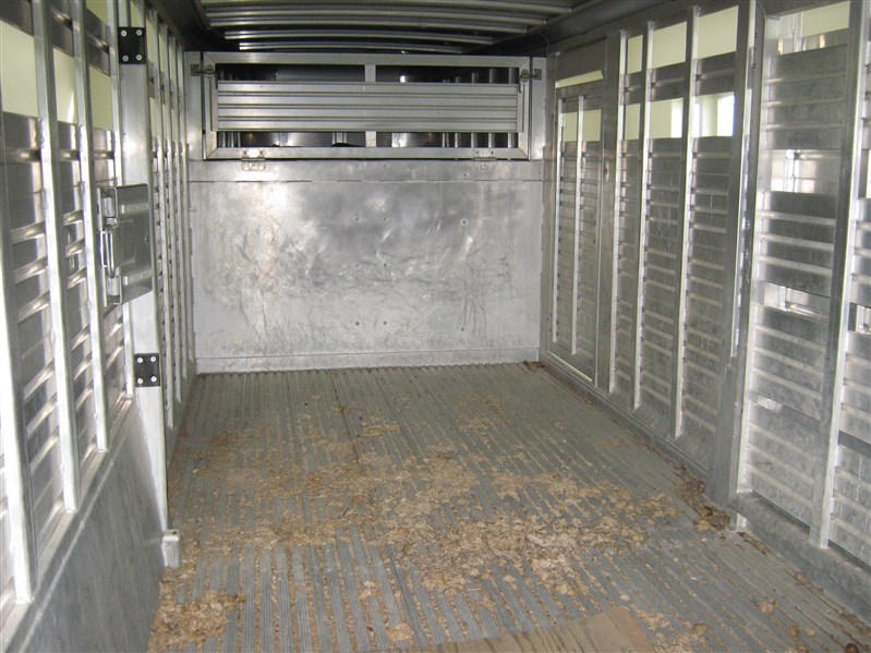 2000 Featherlite 8120