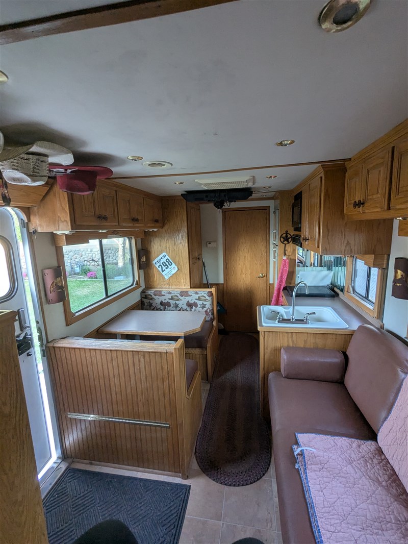 2001 Hart Smooth skin aluminum 4 horse