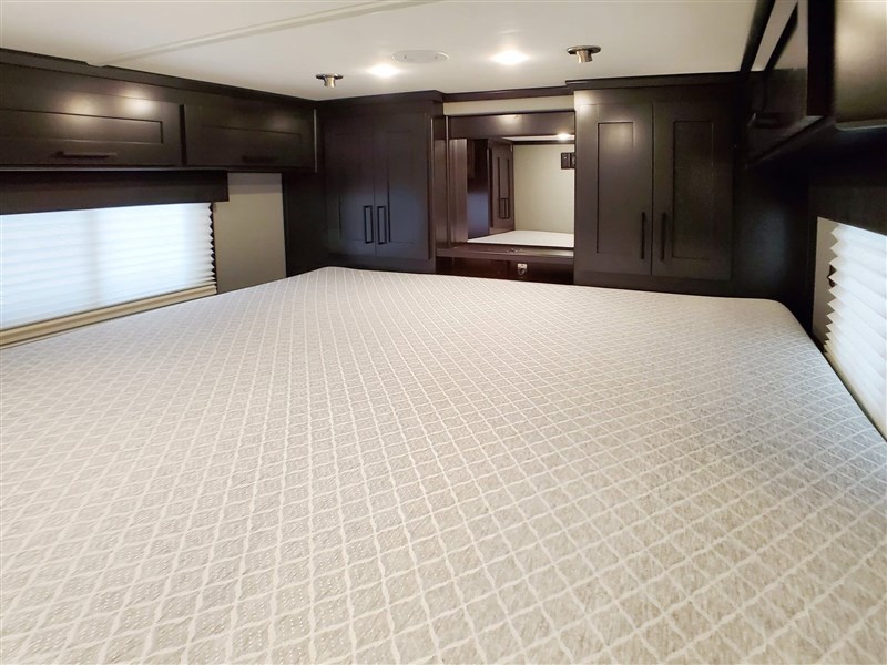 2020 4 Star Living Quarters