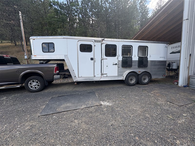 2005 Kiefer Built Genesis x3 weekender