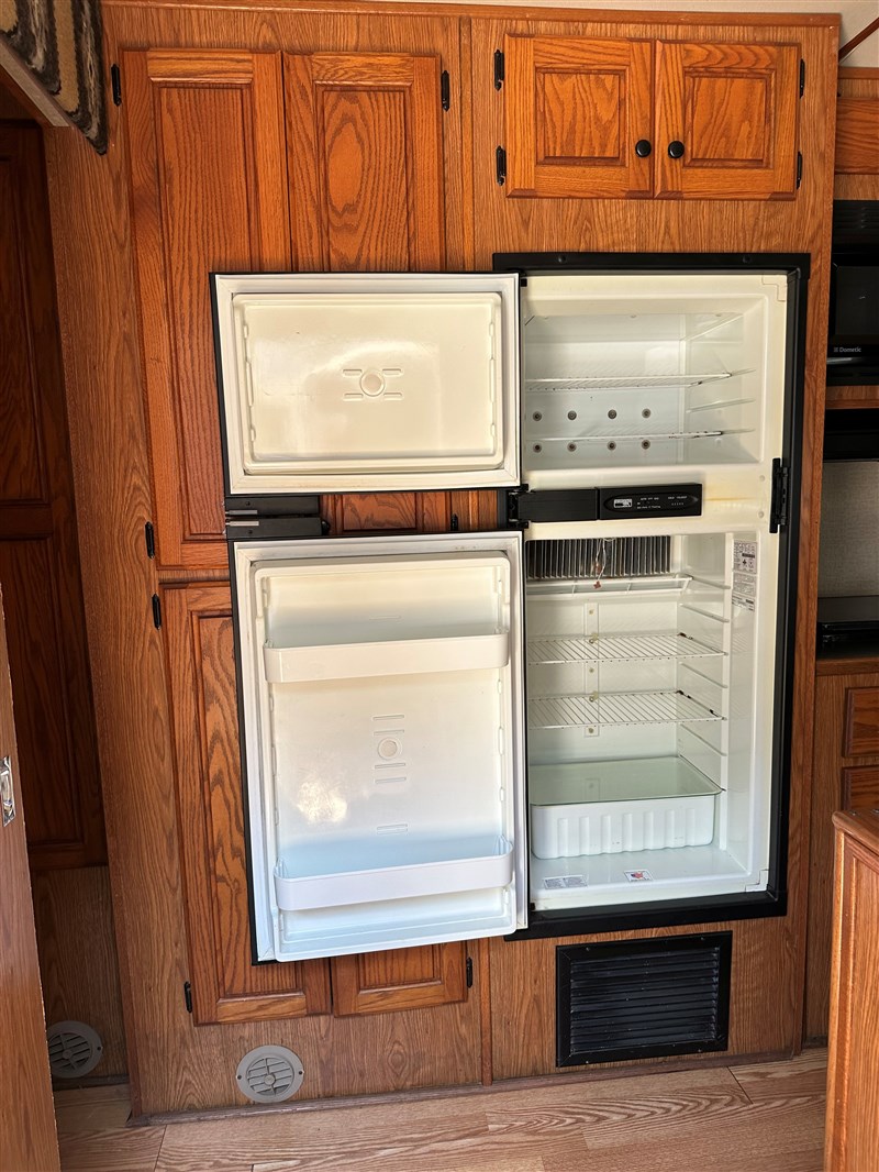 2006 Featherlite 8581