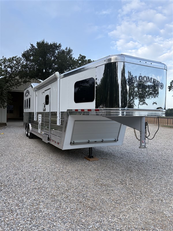 2024 Bloomer Evolution 13’ 8” Shortwall by Trail Boss