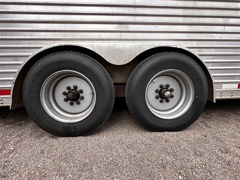 2000 Featherlite 8587