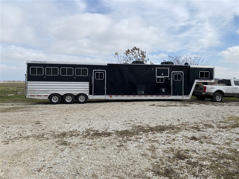 2014 Featherlite 8581