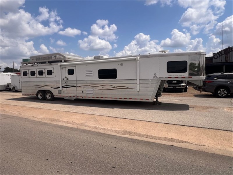 2007 Bloomer Evolution 4 Horse w/slide