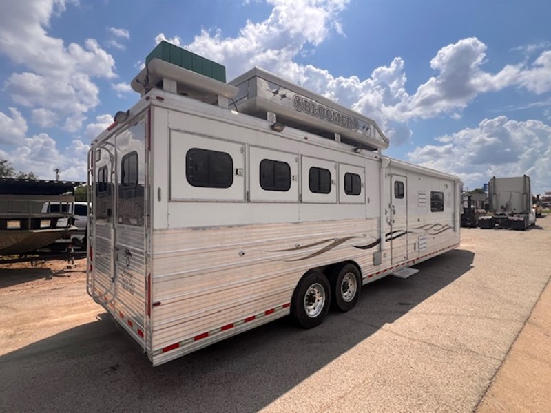 2007 Bloomer Evolution 4 Horse w/slide