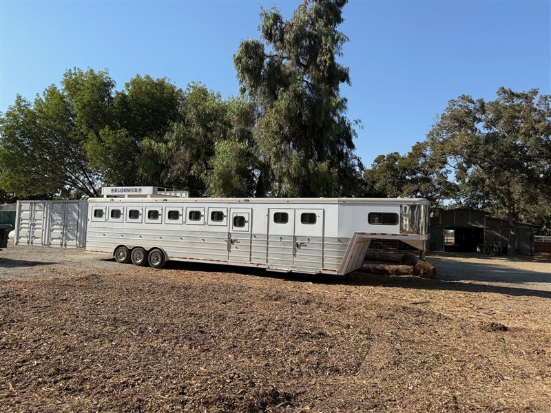 2006 Bloomer 8H Evolution Trainer